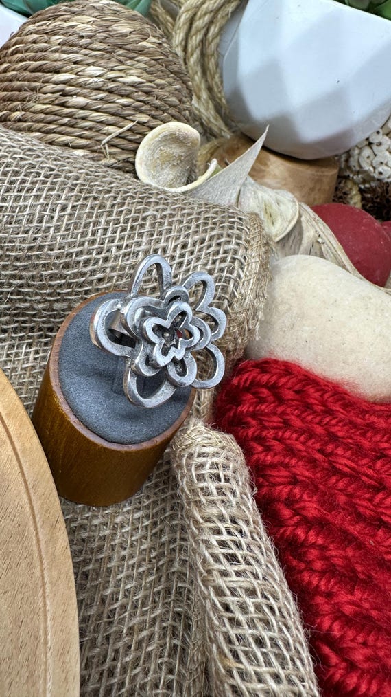 Large Triple Flower Ring by Metal Pointus - Gem