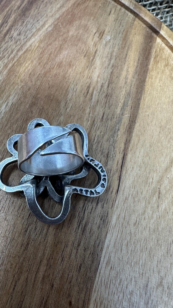 Large Triple Flower Ring by Metal Pointus - Gem