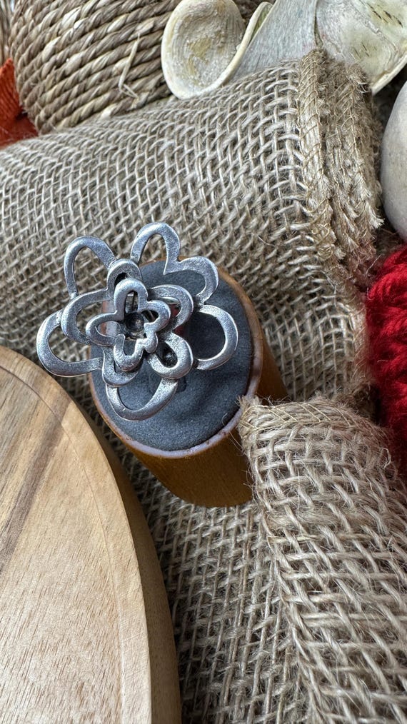 Large Triple Flower Ring by Metal Pointus - Gem