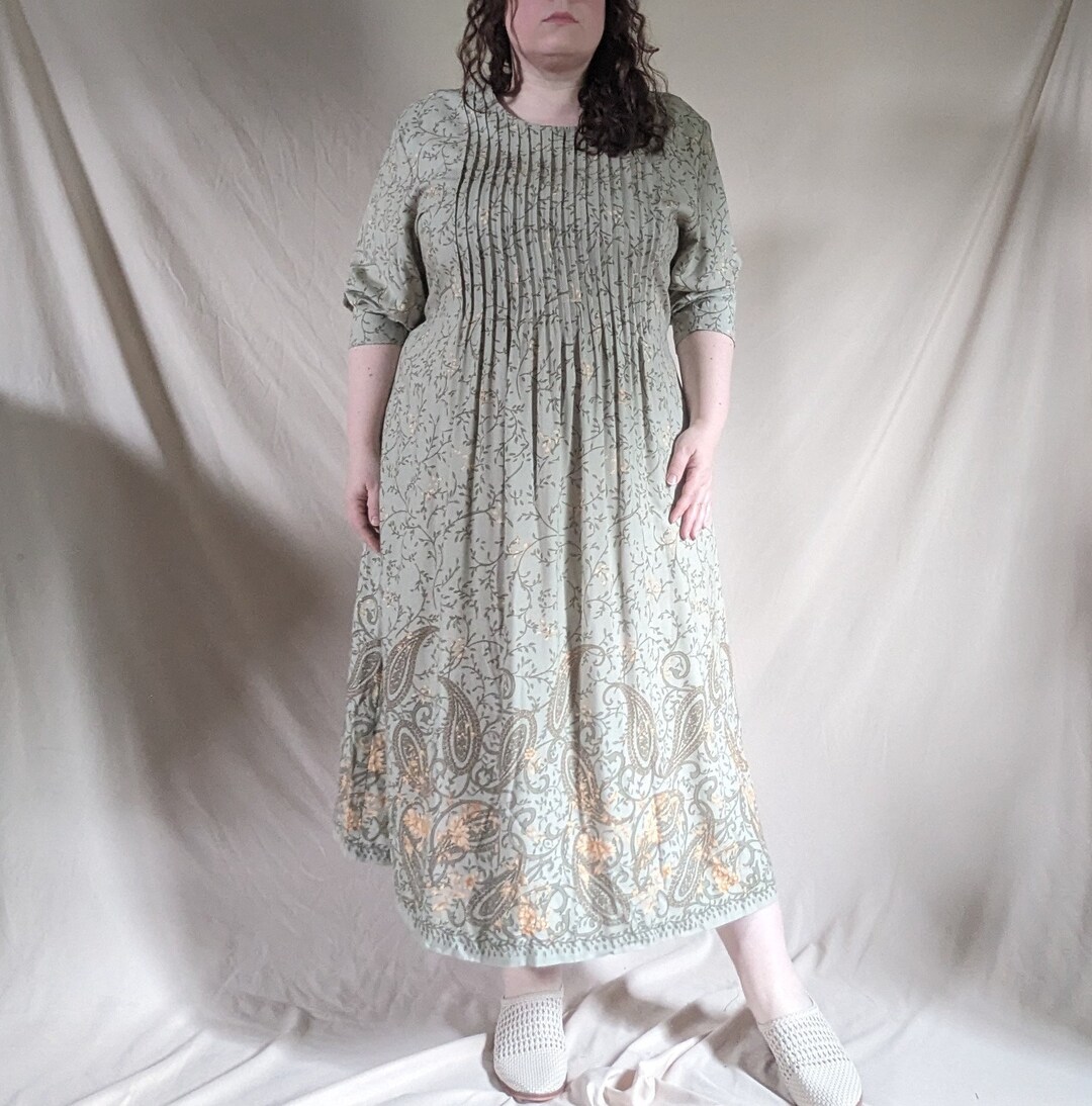 Plus Size / Bust 53 / Waist 52 / Hip 66 / Vintage Green Garden Paisley ...