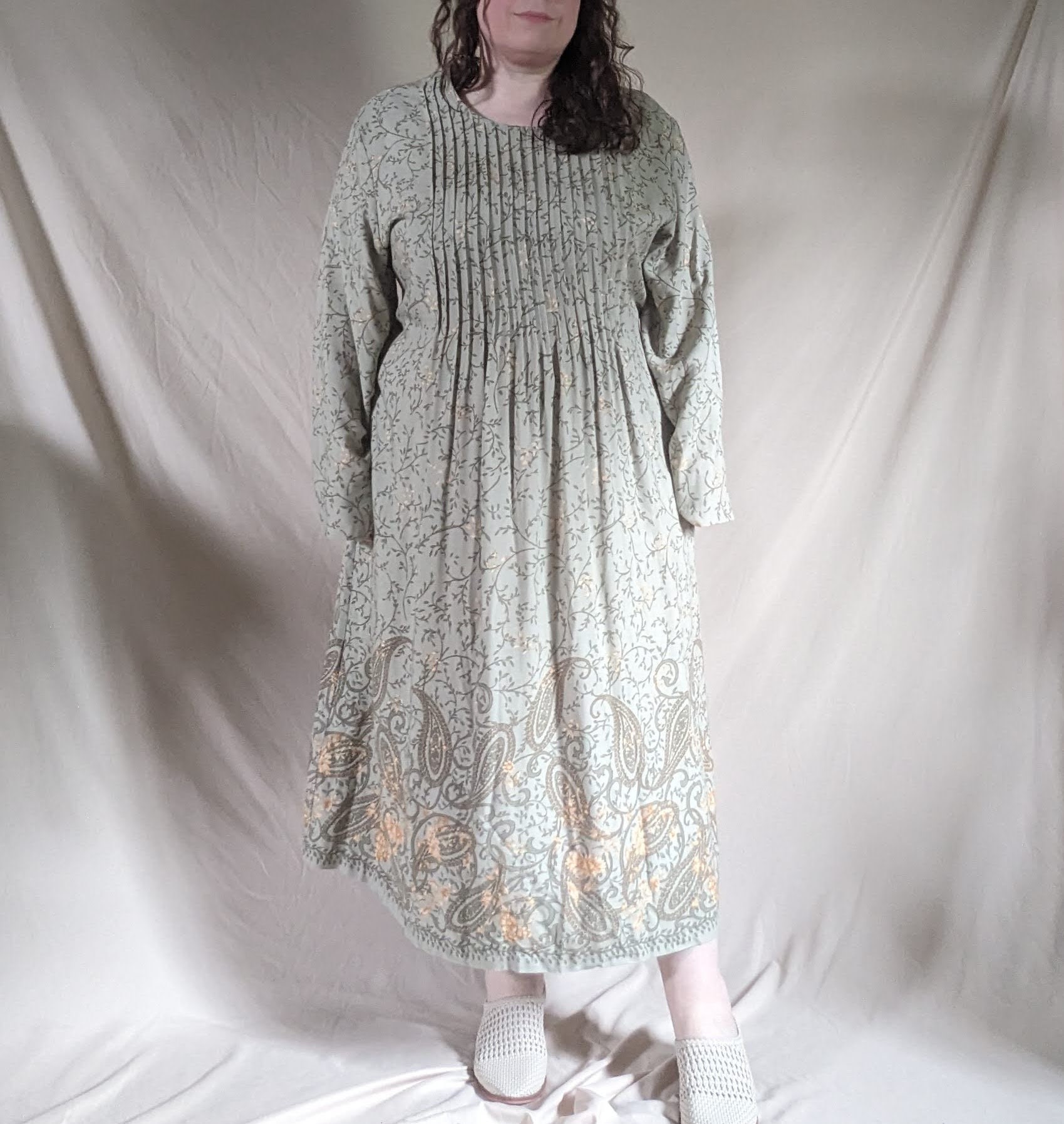 Plus Size / Bust 53 / Waist 52 / Hip 66 / Vintage Green Garden Paisley ...