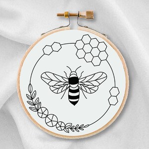 Bee Embroidery Pattern / Bee Wreath Hand Embroidery /flower Hoop Art ...