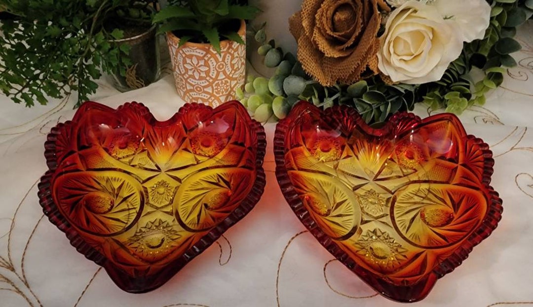 Vintage Set of 2 Heart Candy Dishes Trinket Dish Art Glass - Etsy
