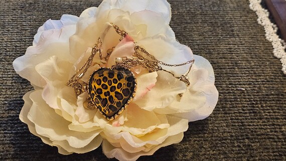 Betsy Johnson cheetah heart three twisted strands pen… - Gem