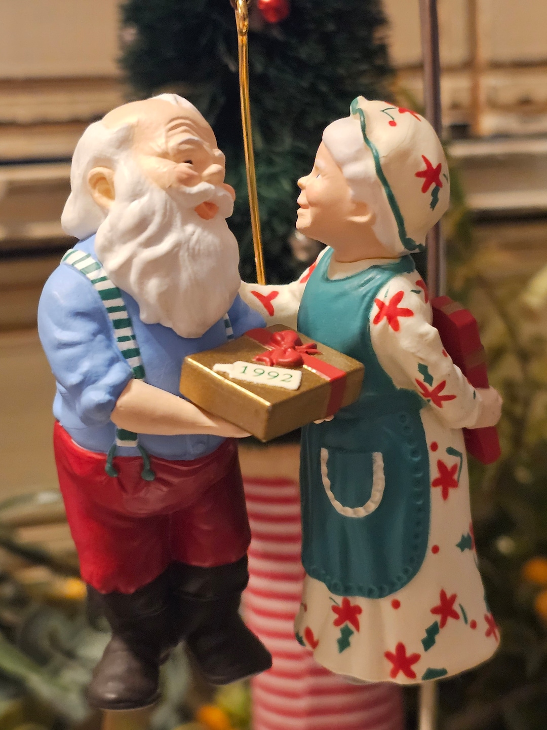 Hallmark Mr. Mrs. Claus Collectors Series Gift Exchange 1992 7 in ...