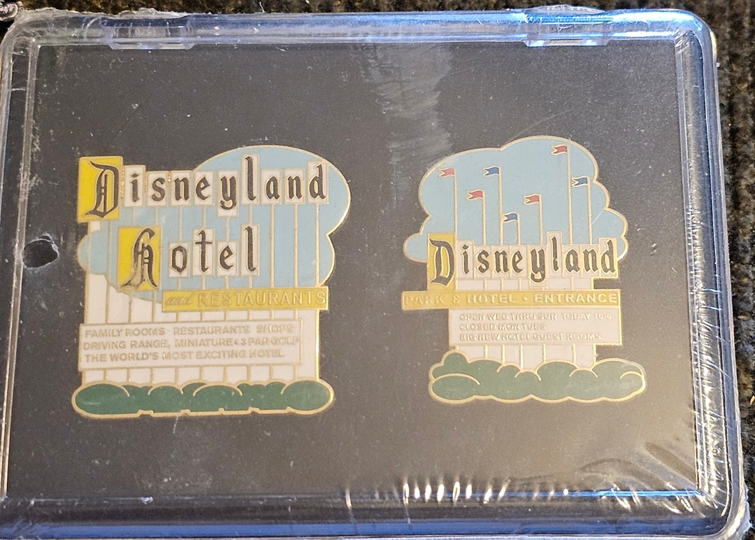 Disneyland & Hotel Marquees 2 Pc Pin Set Sealed Cast Exclusive Disney ...