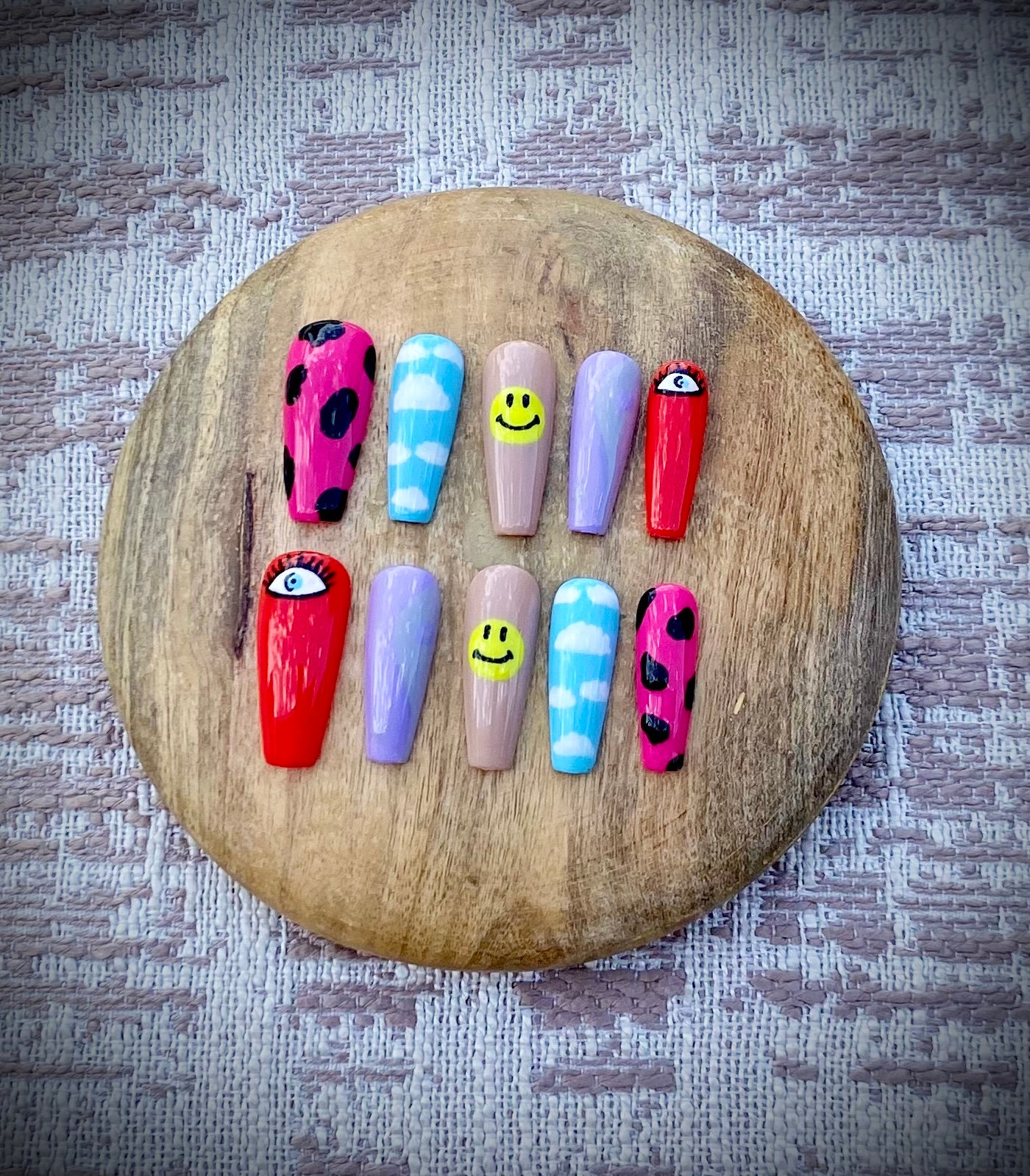 Appuyez sur les ongles Mélanger et assortir Smiley Funky Nails Ongles ...