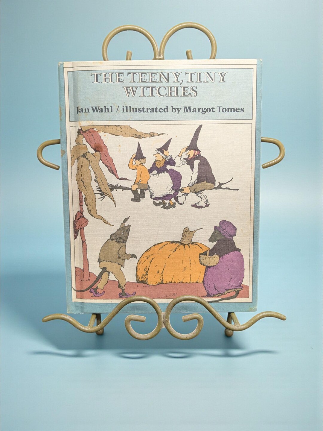 1979 the Teeny Tiny Witches a Weekly Reader Book by Wha Lustrated by ...