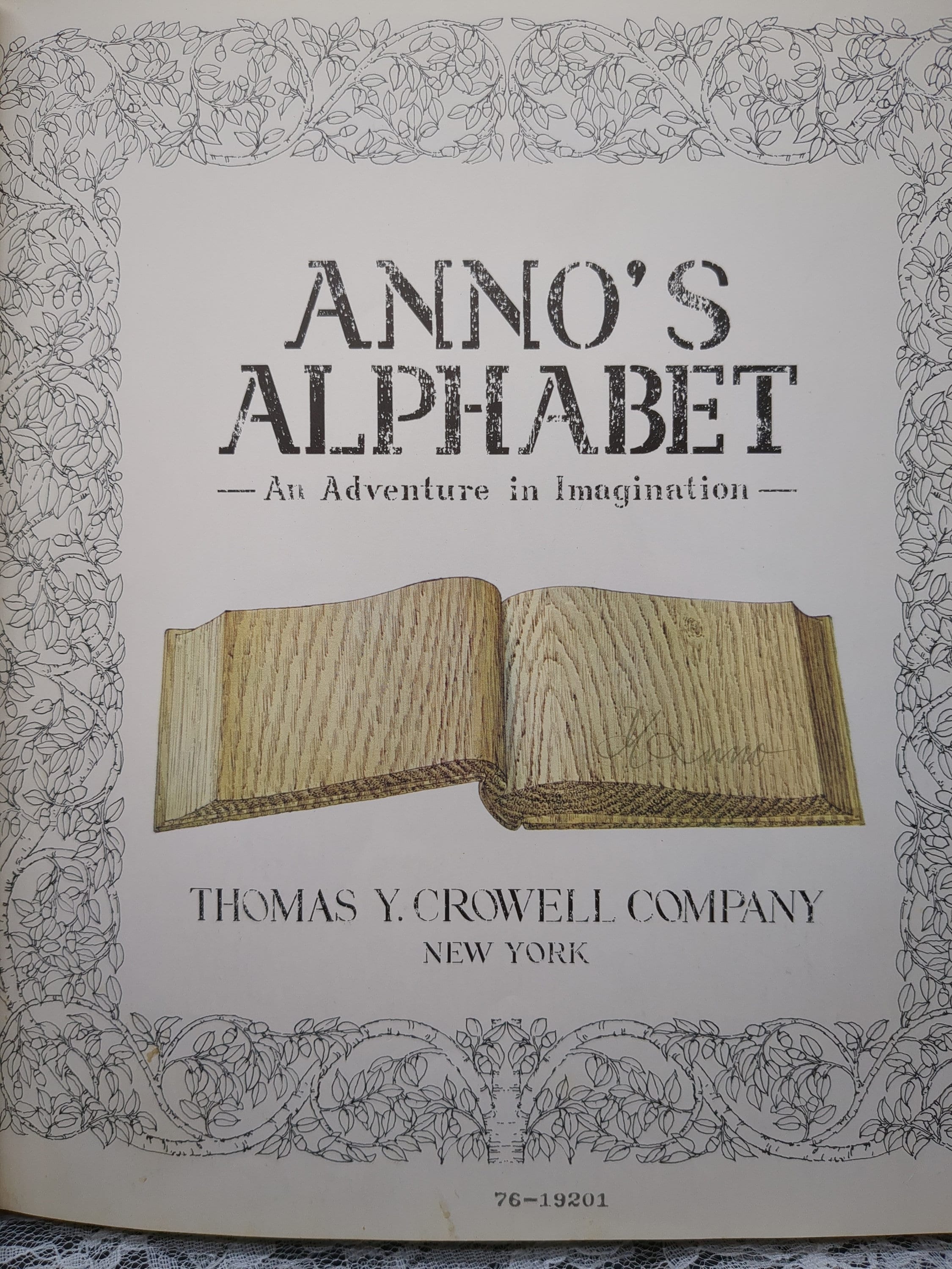 1975 Anno’s Alphabet – Illustrated Adventure in Imagination | First U.S ...