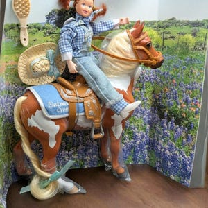 Breyer Little Debbie Special Edition Oatmeal Cream Pie Horse and Rider ...