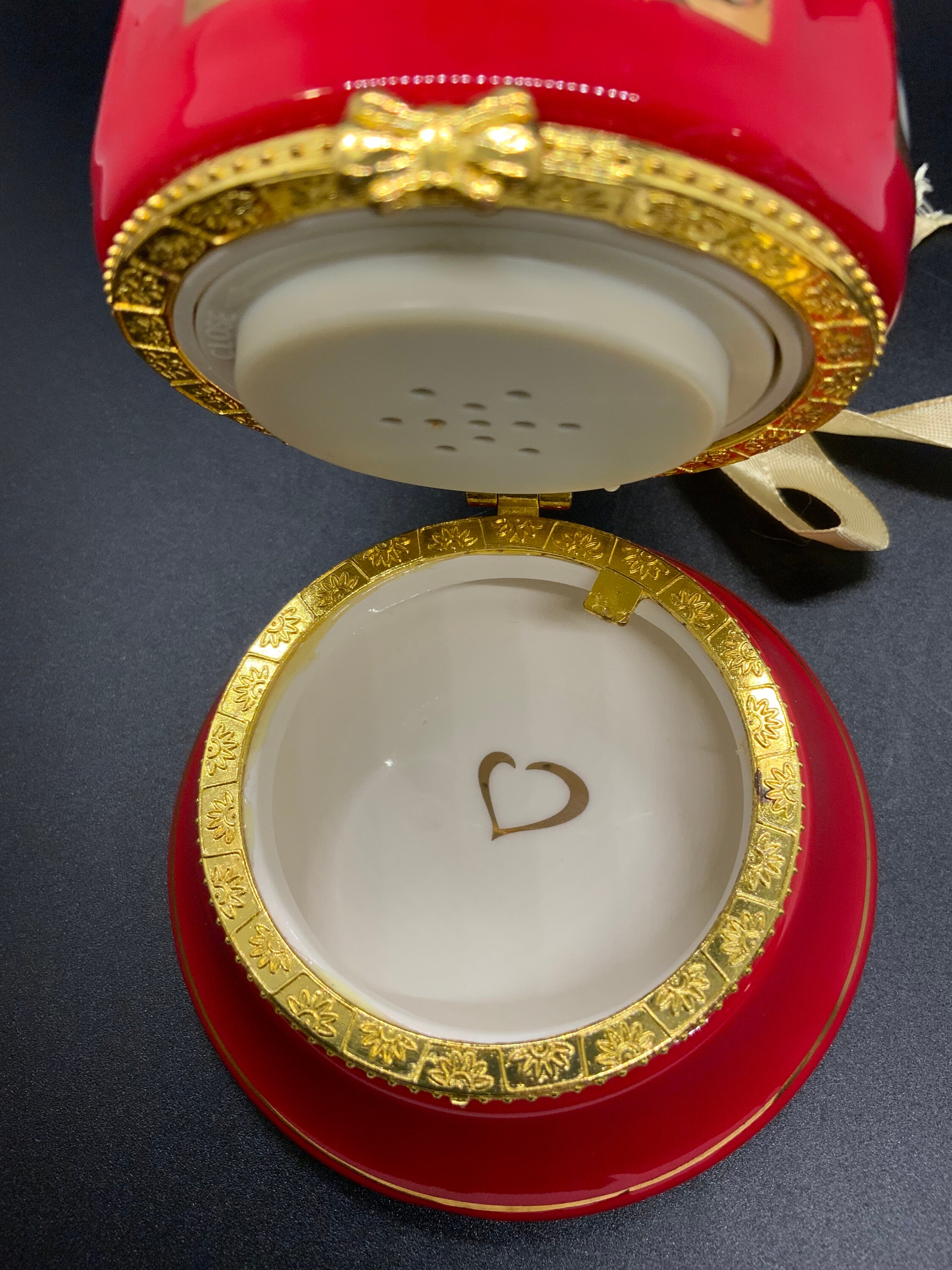 Mr Christmas Valerie Parr Hill Musical Handcrafted Red Bell Music Box ...