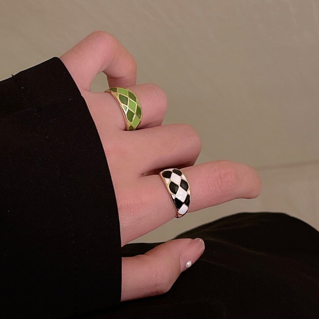 Black and White Ring Checker Ring Geometric Pattern - Etsy