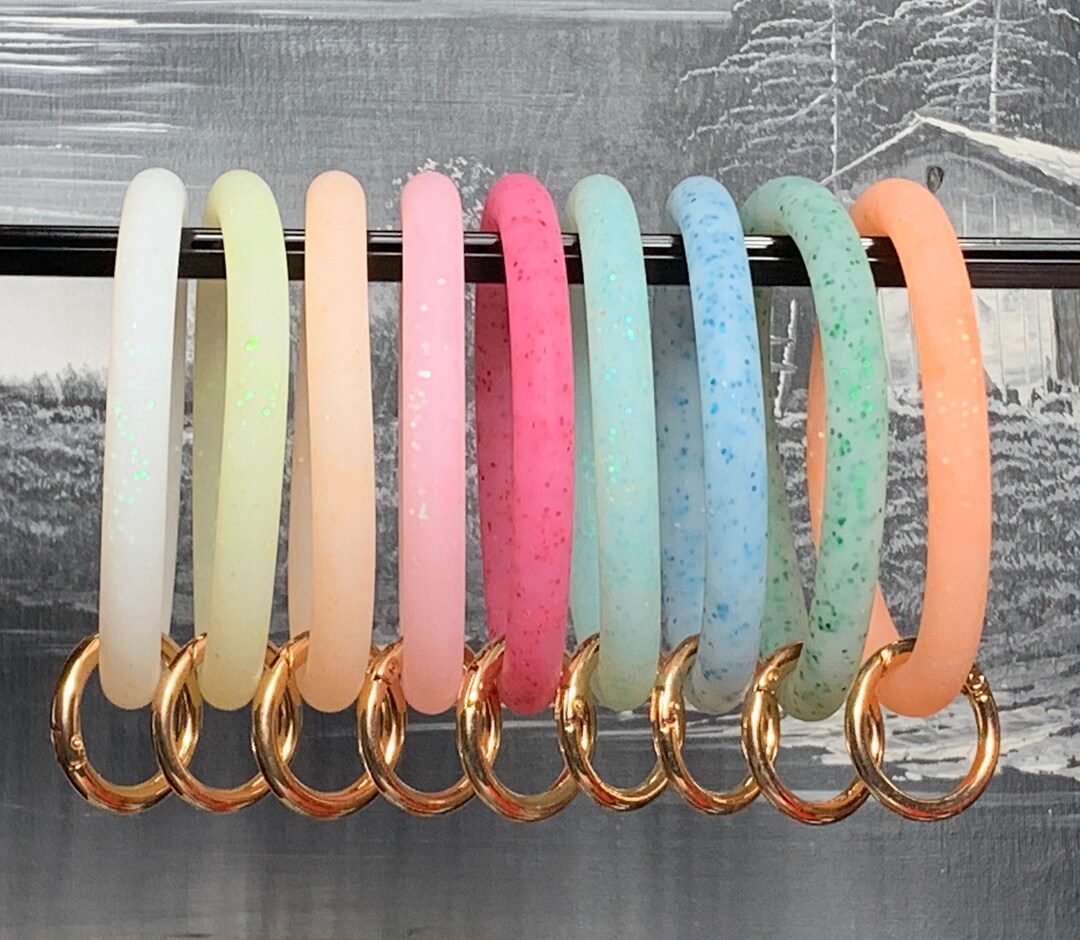 SILICONE KEYCHAIN KEYRING Monogrammed Wristlet, Silicone Keyring ...