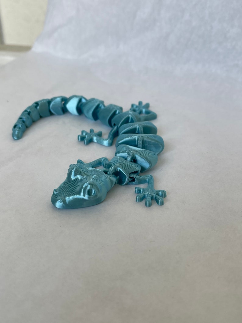 3D Printed Slinky Lizard! Desk Accessory Articulated Lizard - Every ...