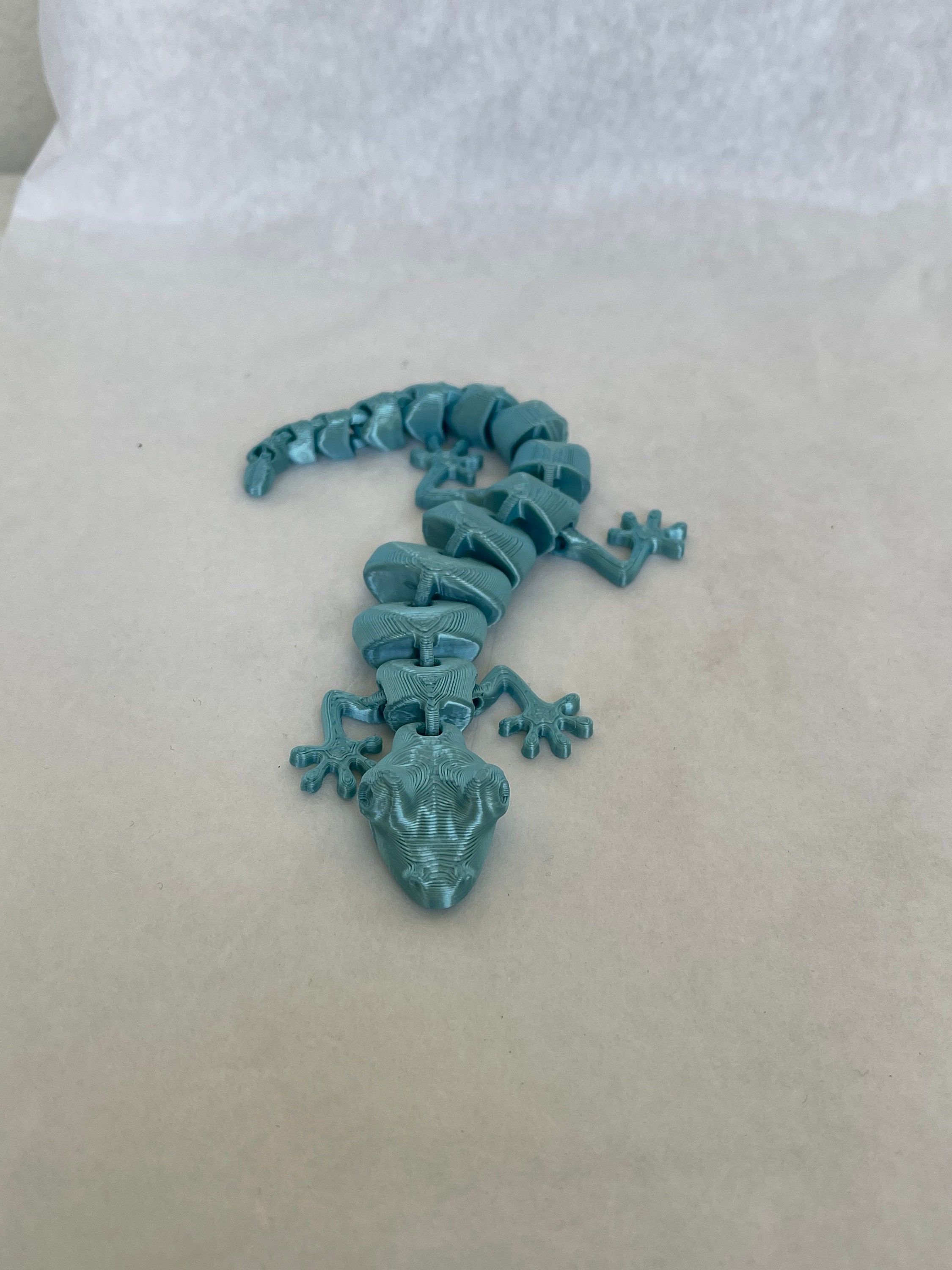 3D Printed Slinky Lizard Desk Accessory Articulated Lizard - Etsy