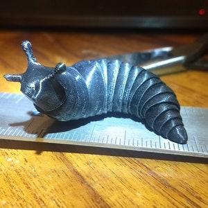 3D Printed Slinky Slug! Desk Accessory Articulated Slug - Moving Slug ...