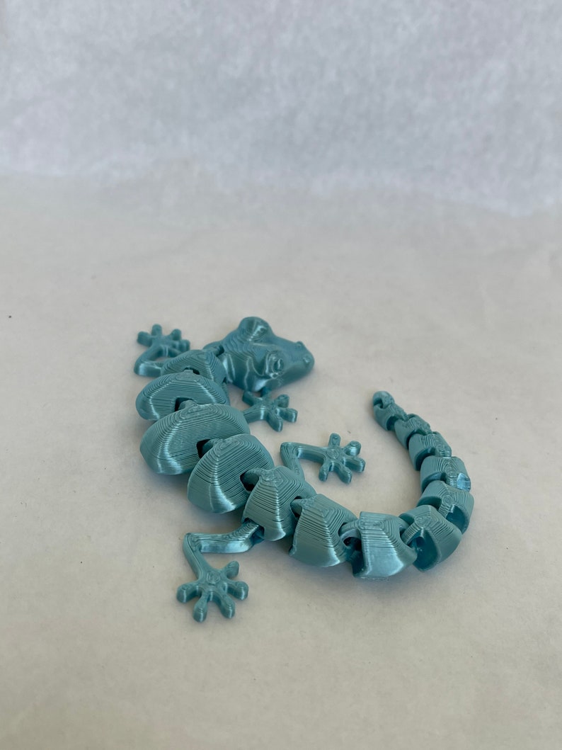 3D Printed Slinky Lizard Desk Accessory Articulated Lizard - Etsy