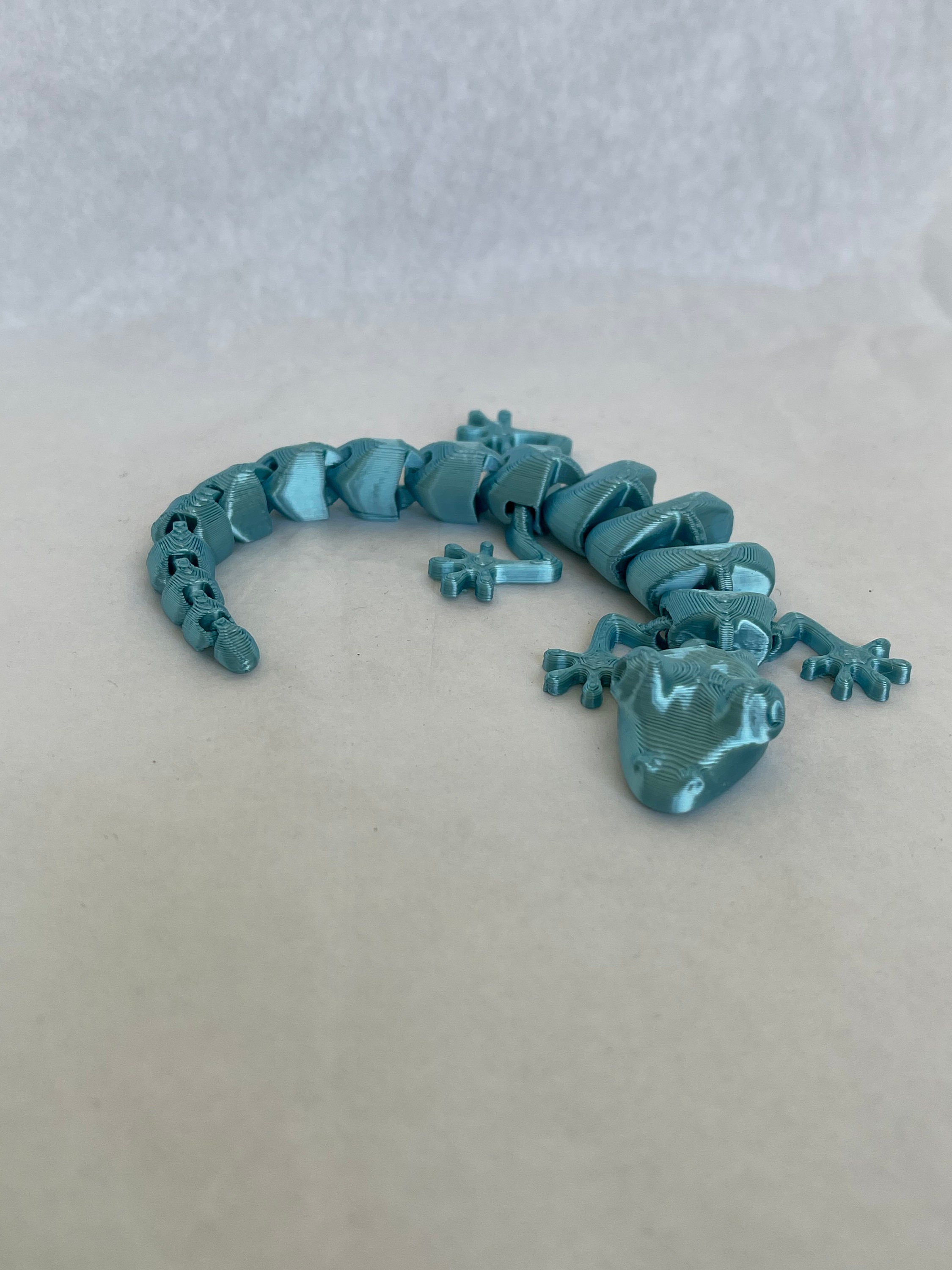 3D Printed Slinky Lizard Desk Accessory Articulated Lizard - Etsy