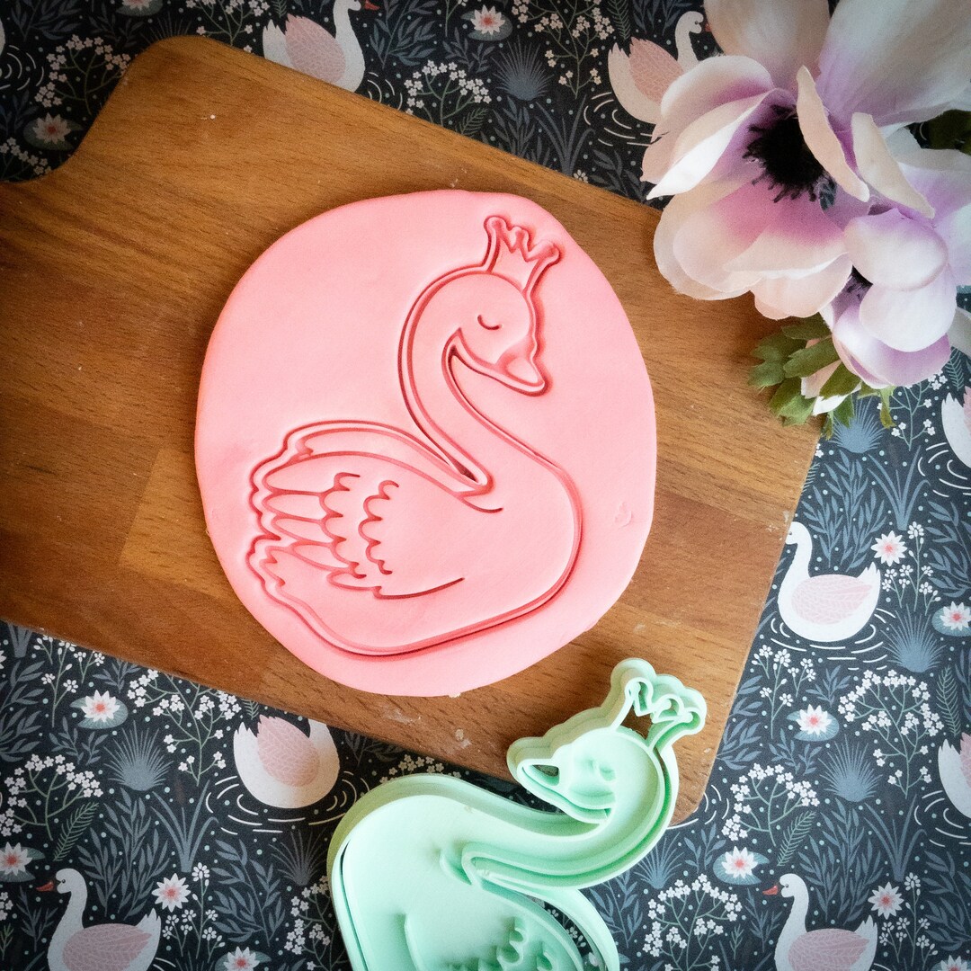 Customizable Swan Cookie Cutter to Offer, Girl's Birthday Theme - Etsy