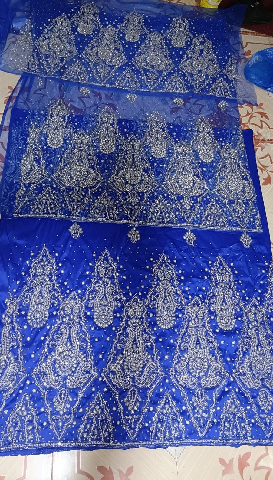 Matériau en tissu George perlé nigérian Parfait pour une tenue ...