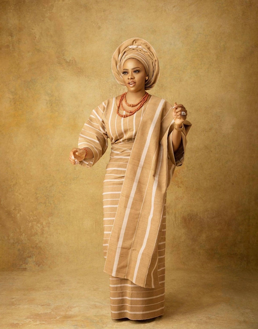 Sanyan Aso Oke Set: Nigerian Traditional Wedding Outfit - Etsy