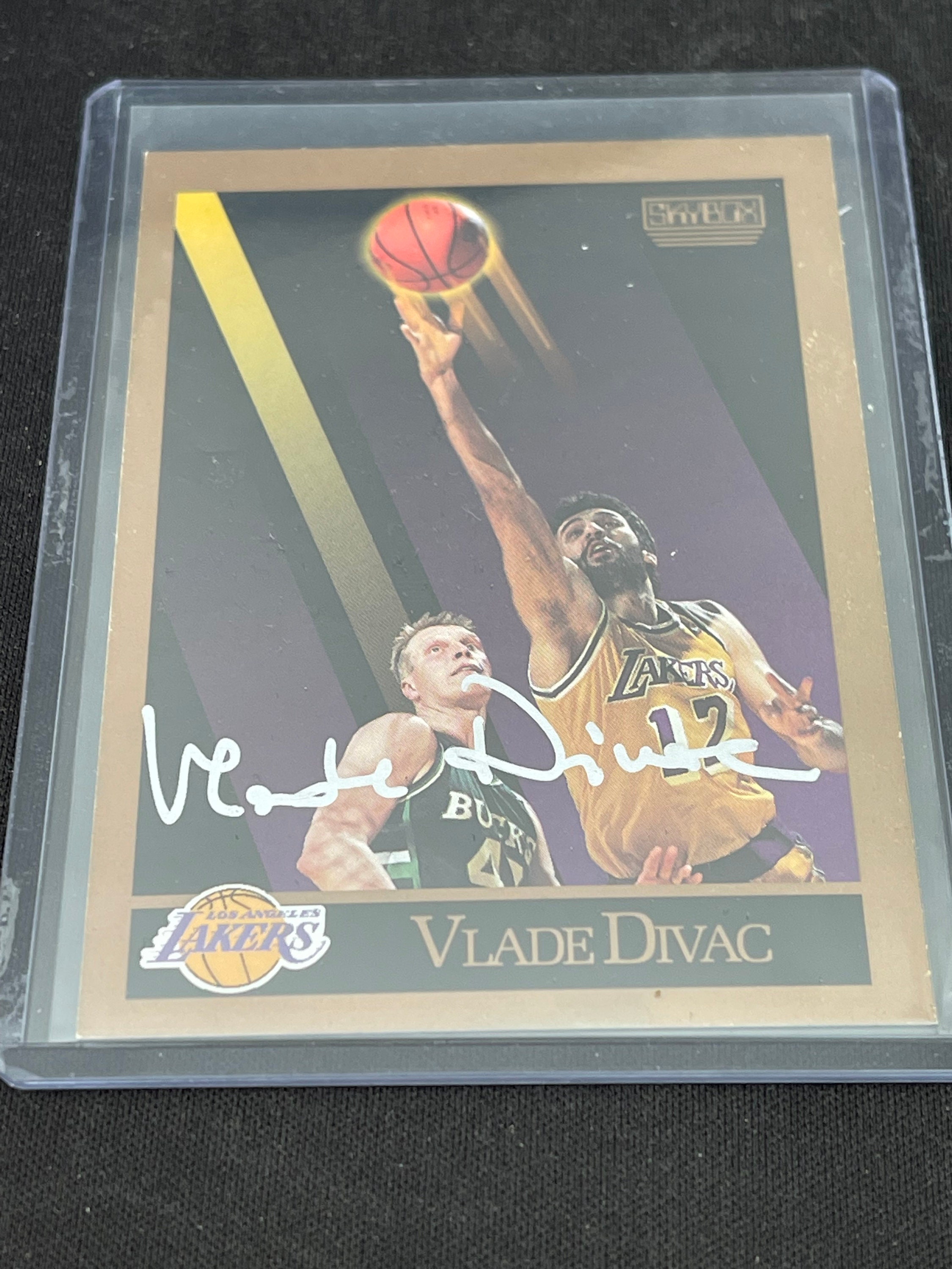 All 4 Cards HOF 1990 Hoops Vlade Divac Autographed ROOKIE RC 384 and 154 & Autograph 1990-91 ...