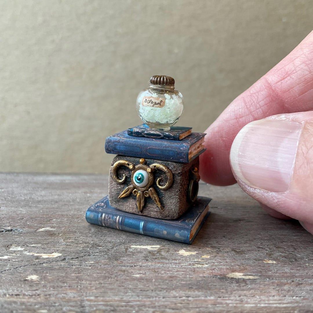 1:12 Scale Eyelock Box, With Books and Octogel Jar. - Etsy
