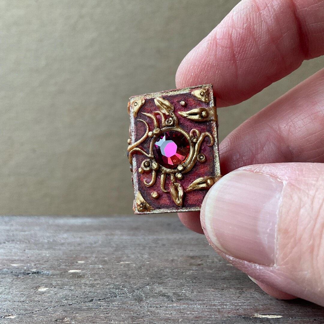 1:12 Scale Enchanted Book Red - Etsy