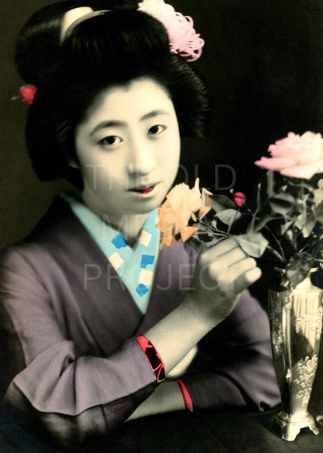 Japanese Geisha With Roses, 1920s Photo Print - Japanese Geisha Art ...