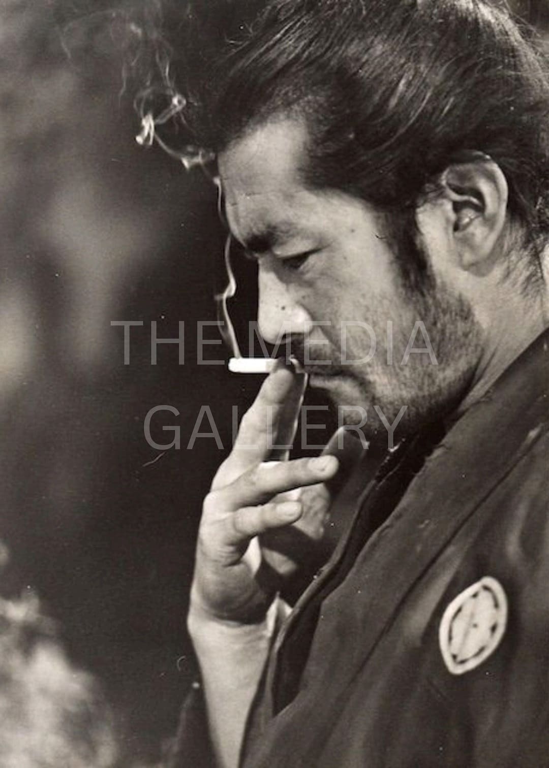 Toshiro Mifune Smoking Photo Print Wall Art - Yojimbo - Samurai ...