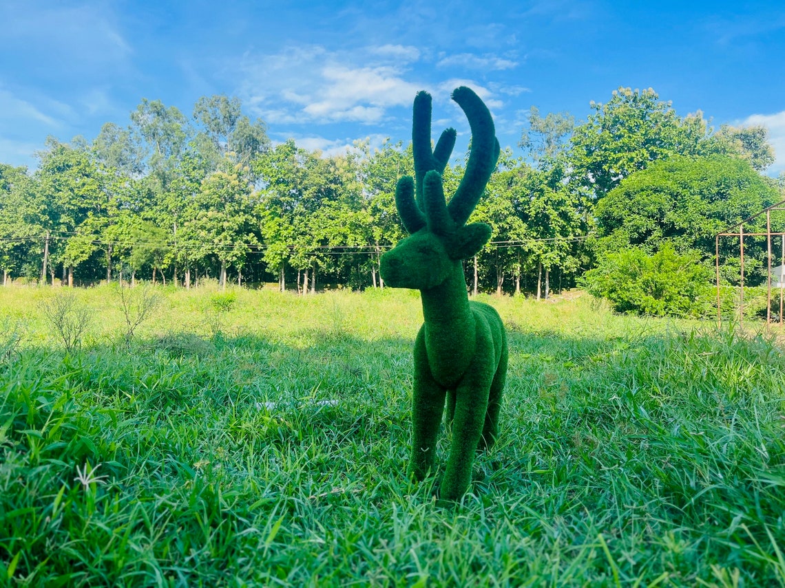 Animal Topiary Green Deer is Made of Fibreglass and Artificial Turf for ...