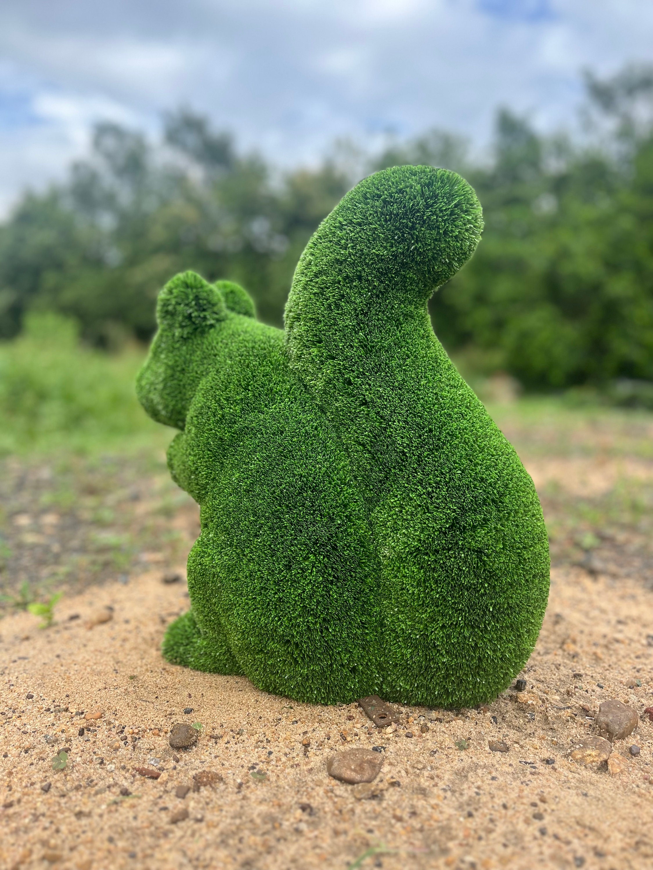 Animal Topiary Green Squirrel is Made of Fibreglass and Artificial Turf ...