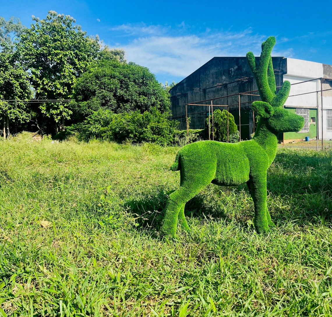 Animal Topiary Green Deer is Made of Fibreglass and Artificial Turf for ...