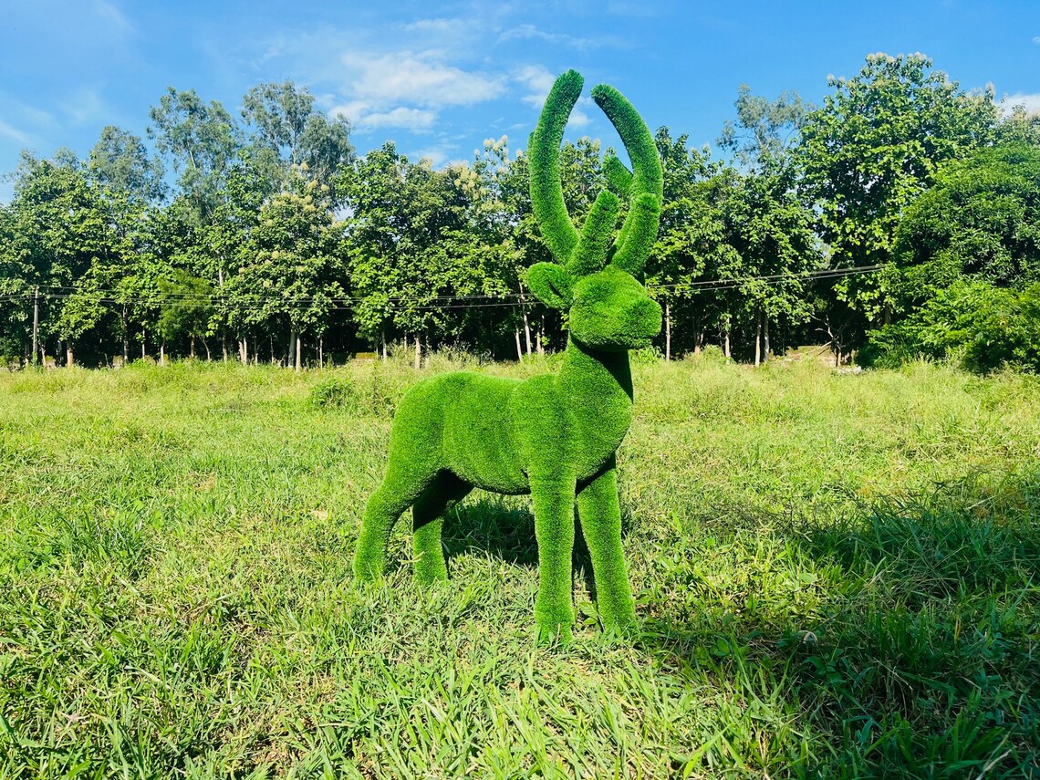 Animal Topiary Green Deer is Made of Fibreglass and Artificial Turf for ...