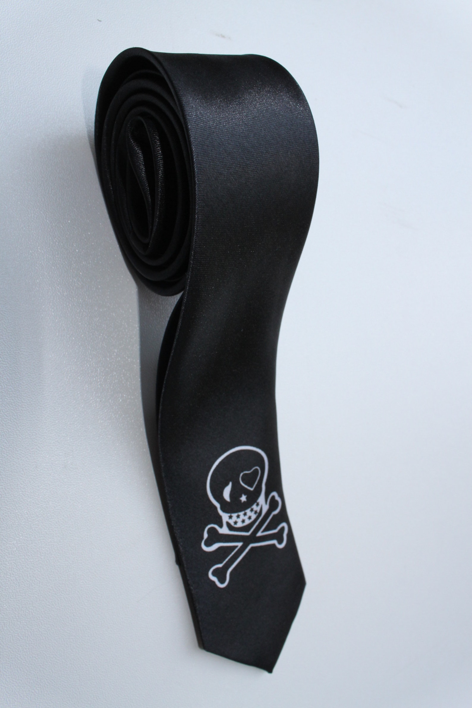 Kawaii Emo Girls Skull Crossbones Eyepatch Pirates Jolly Roger ...