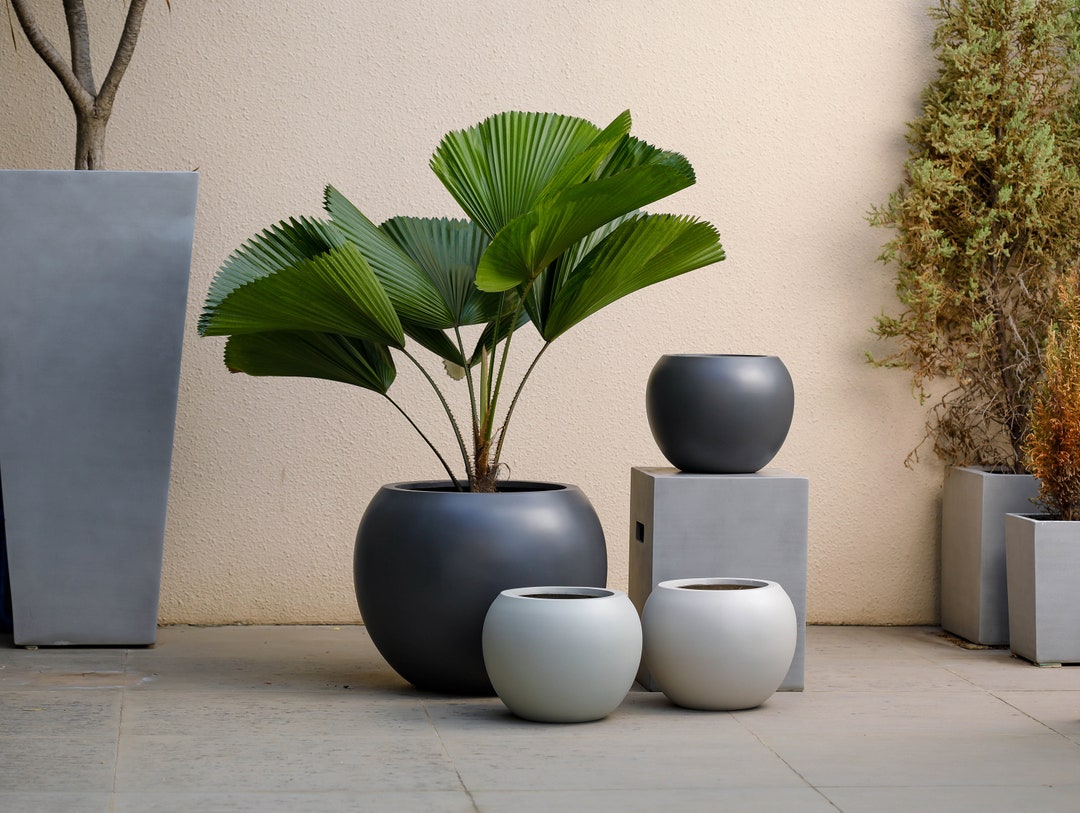 Indoor/outdoor Large Nordic Minimalist Fiberstone Lightweight Round ...