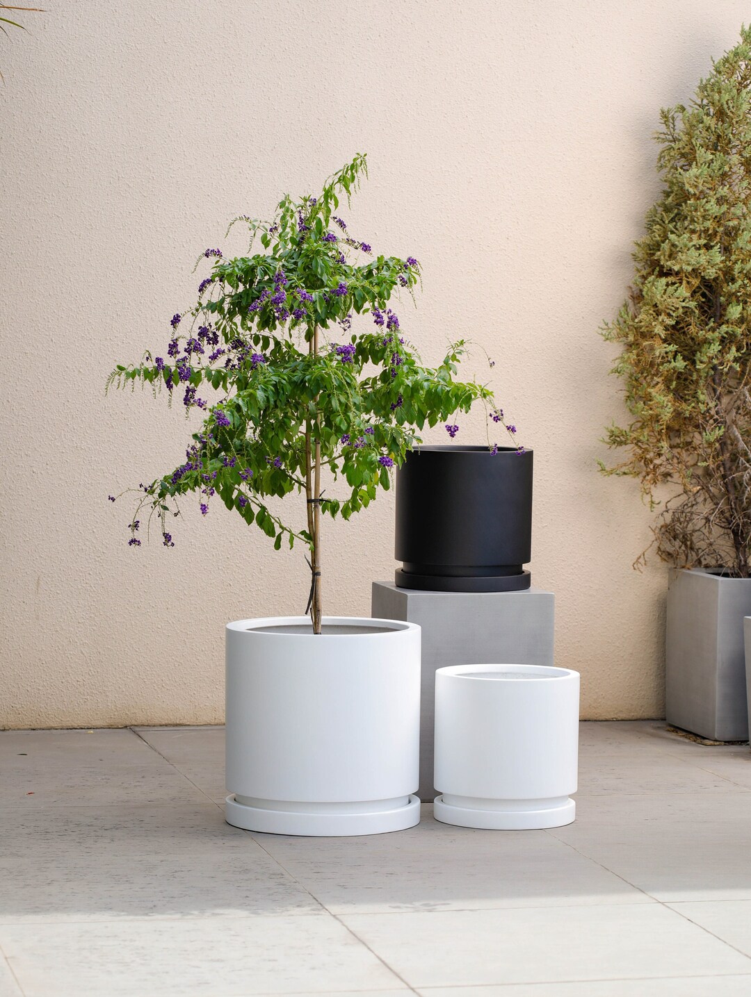 Indoor/outdoor Large Nordic Minimalist Fiberstone Lightweight Round ...