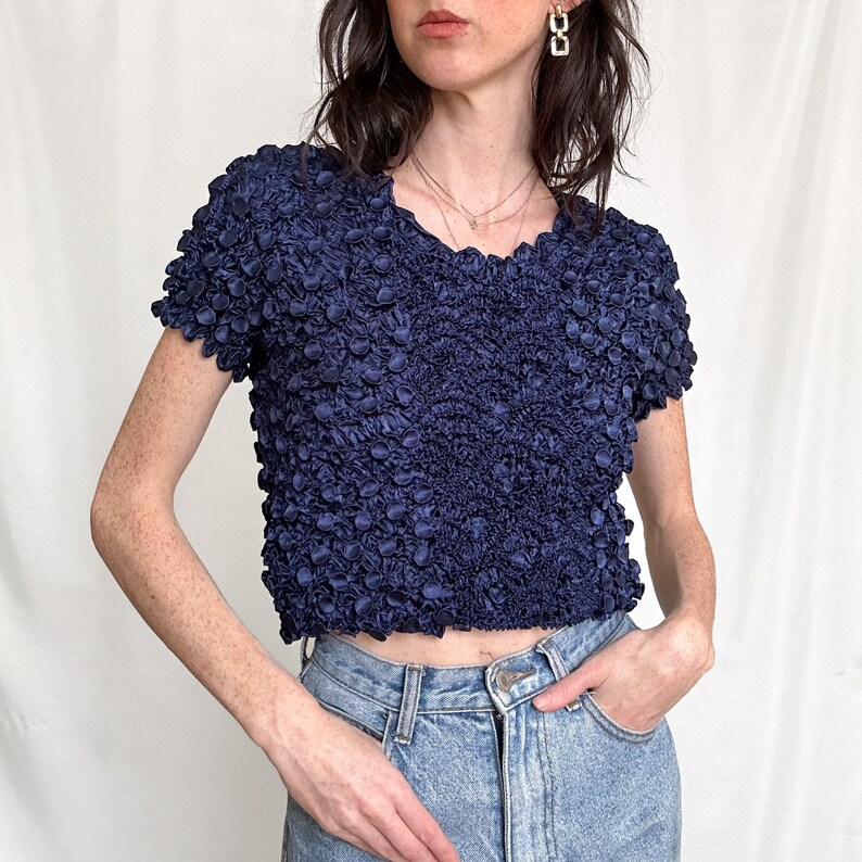 90s / Y2K Blue Satin Popcorn Scrunchy Top - Etsy