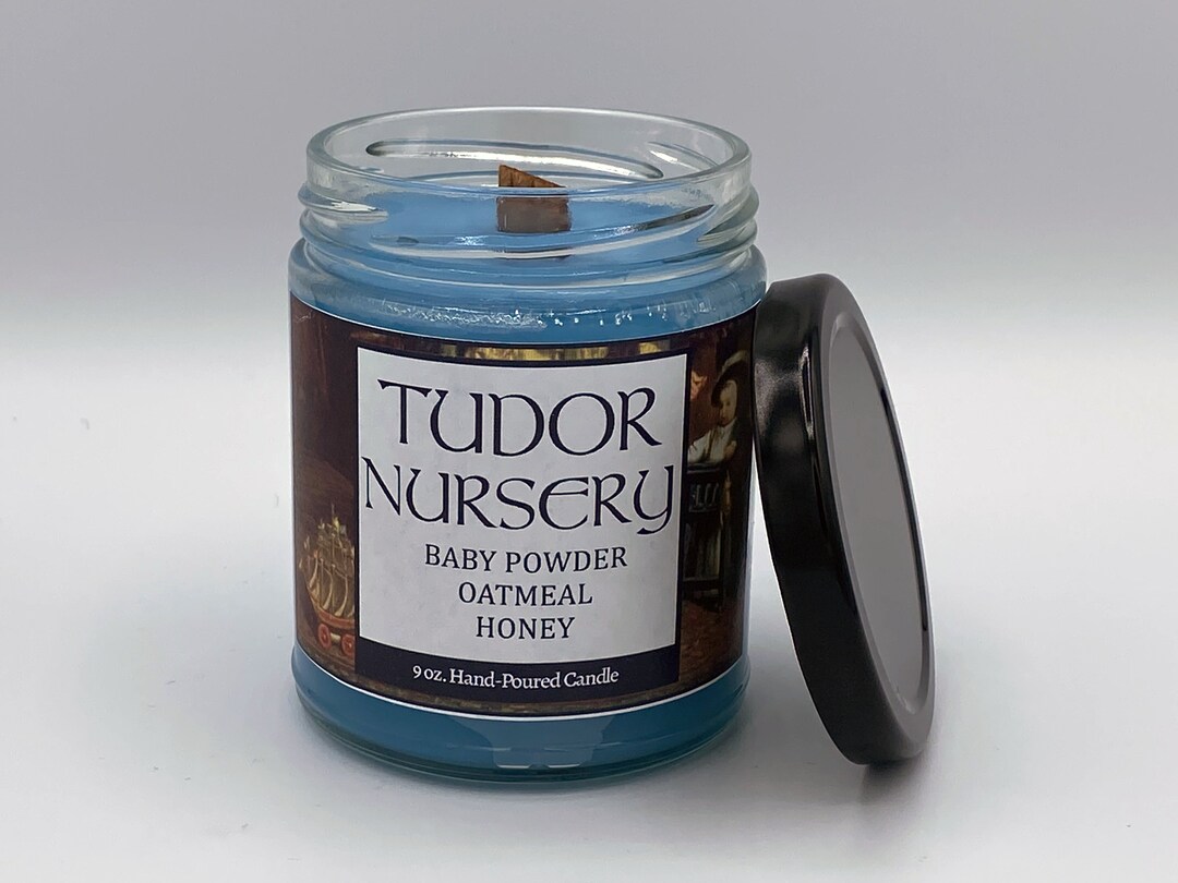 Bougie de pépinière Tudor Bougie à mèche en bois Maison Tudor Bougie ...