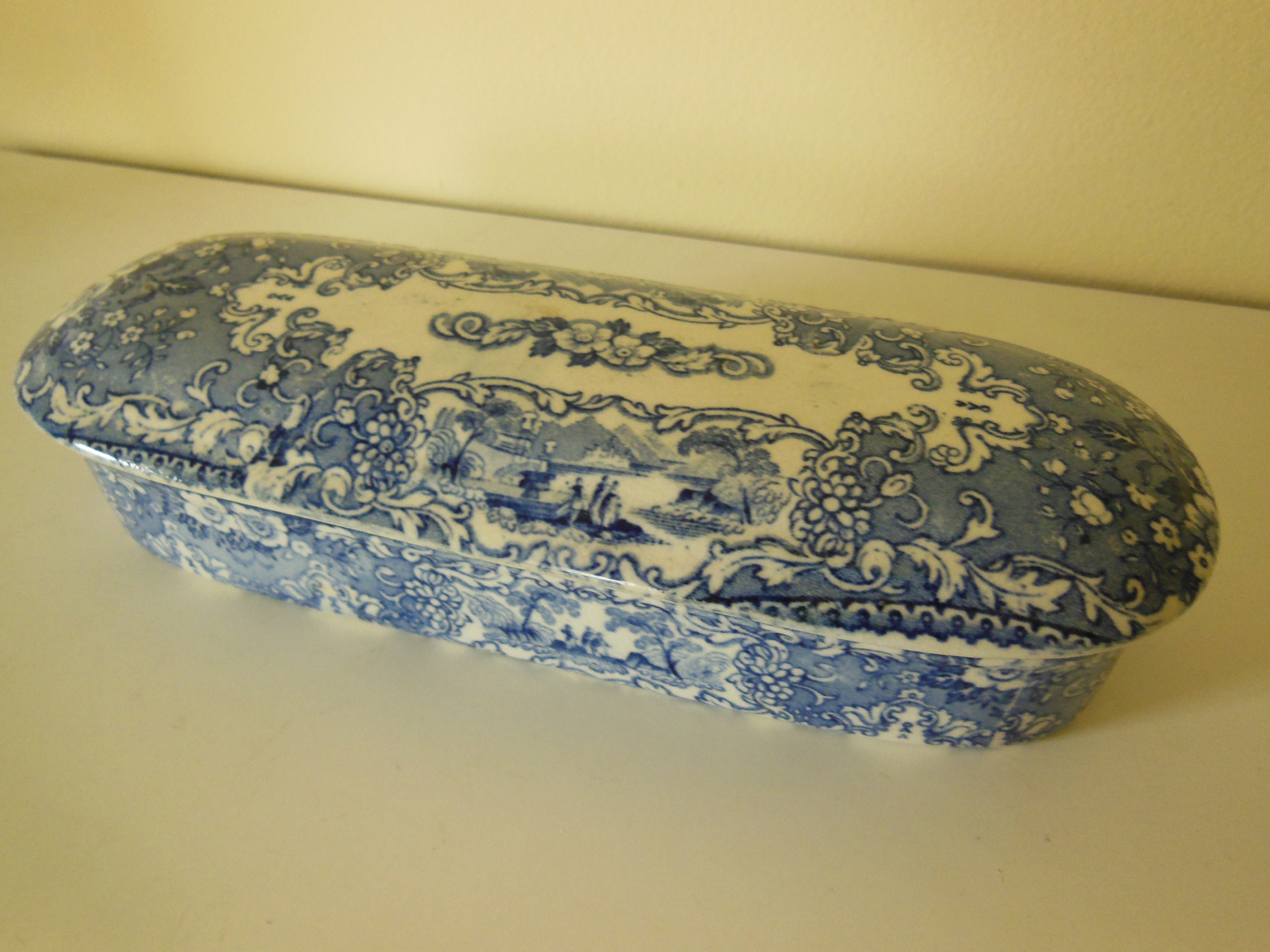 Victorian Staffordshire Toothbrush Razor Quill Box Blue & White ...