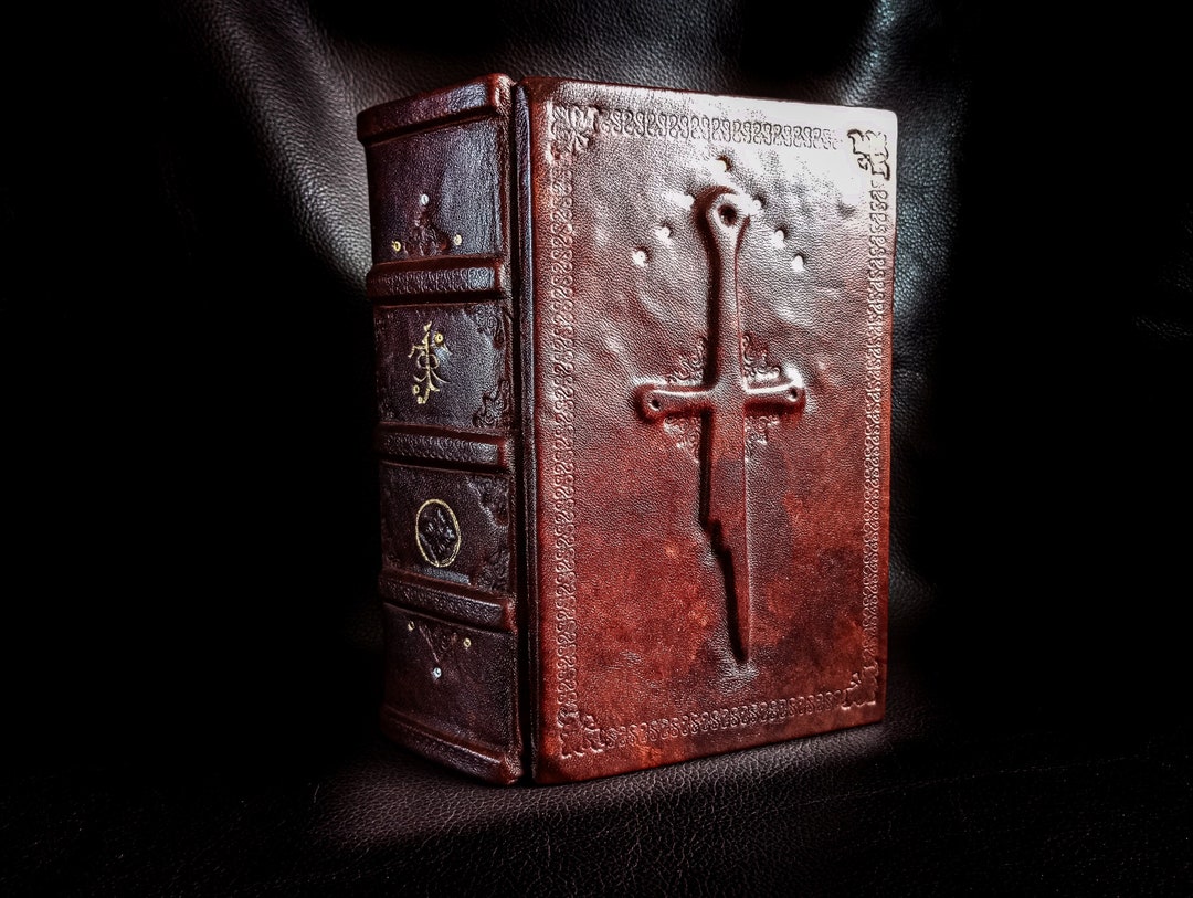 Tolkien's Lord of the Rings , Deluxe Gothic /medieval /grimoire Style ...