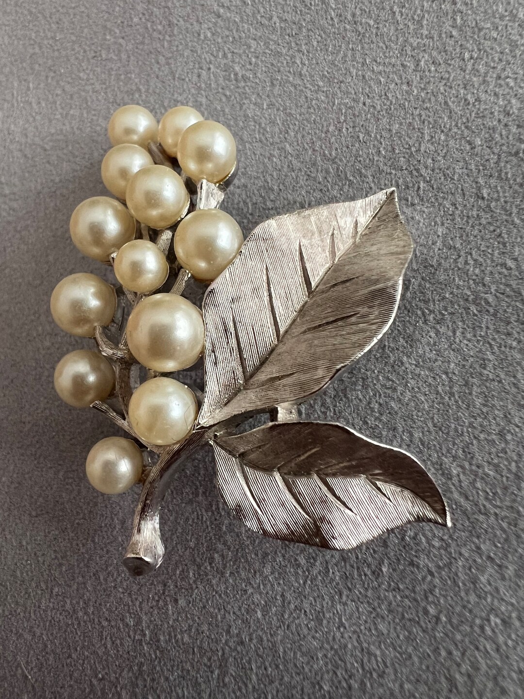 Vintage Royal Crown Trifari Pearl & Leaf Design Brooch, Circa 1940-1950 ...
