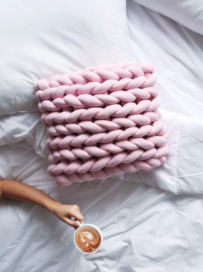 Pattern / Tutorial. Square Knitted Cushion Step-by-step Illustrated DIY ...