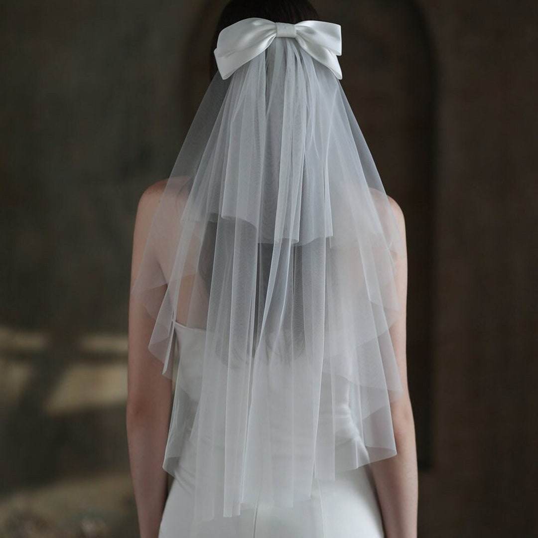 White Satin Wedding Veil With Bow, Bridal Veil With Comb, Veil Wedding ...
