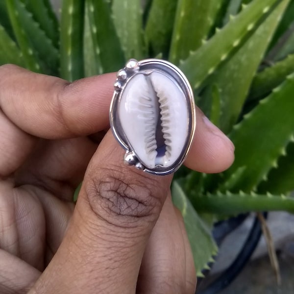 Cowrie Shell Ring - Etsy