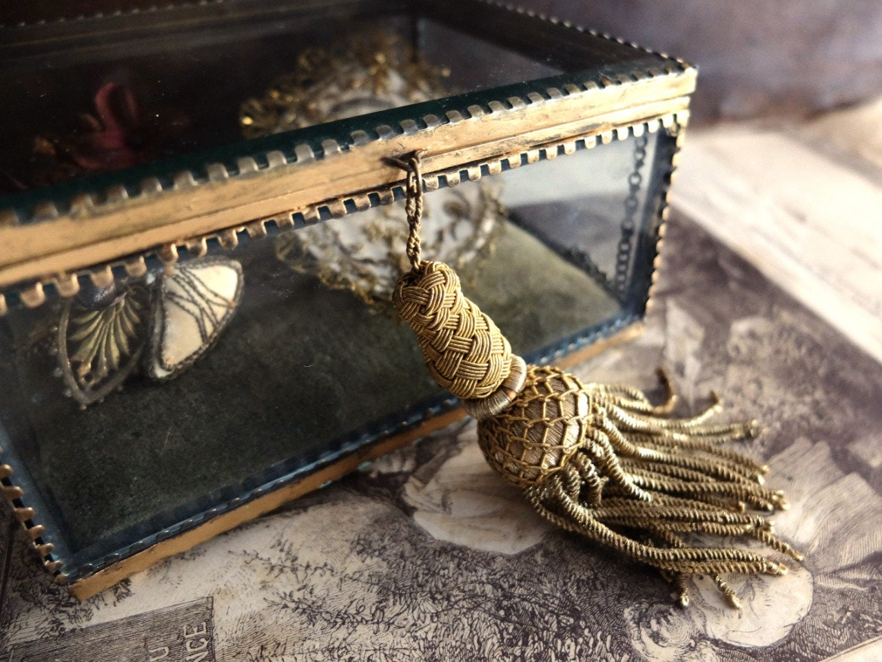 Reliquary Box/ Scapular Shrine/ Gold Filigree/ Glass Religious - Etsy