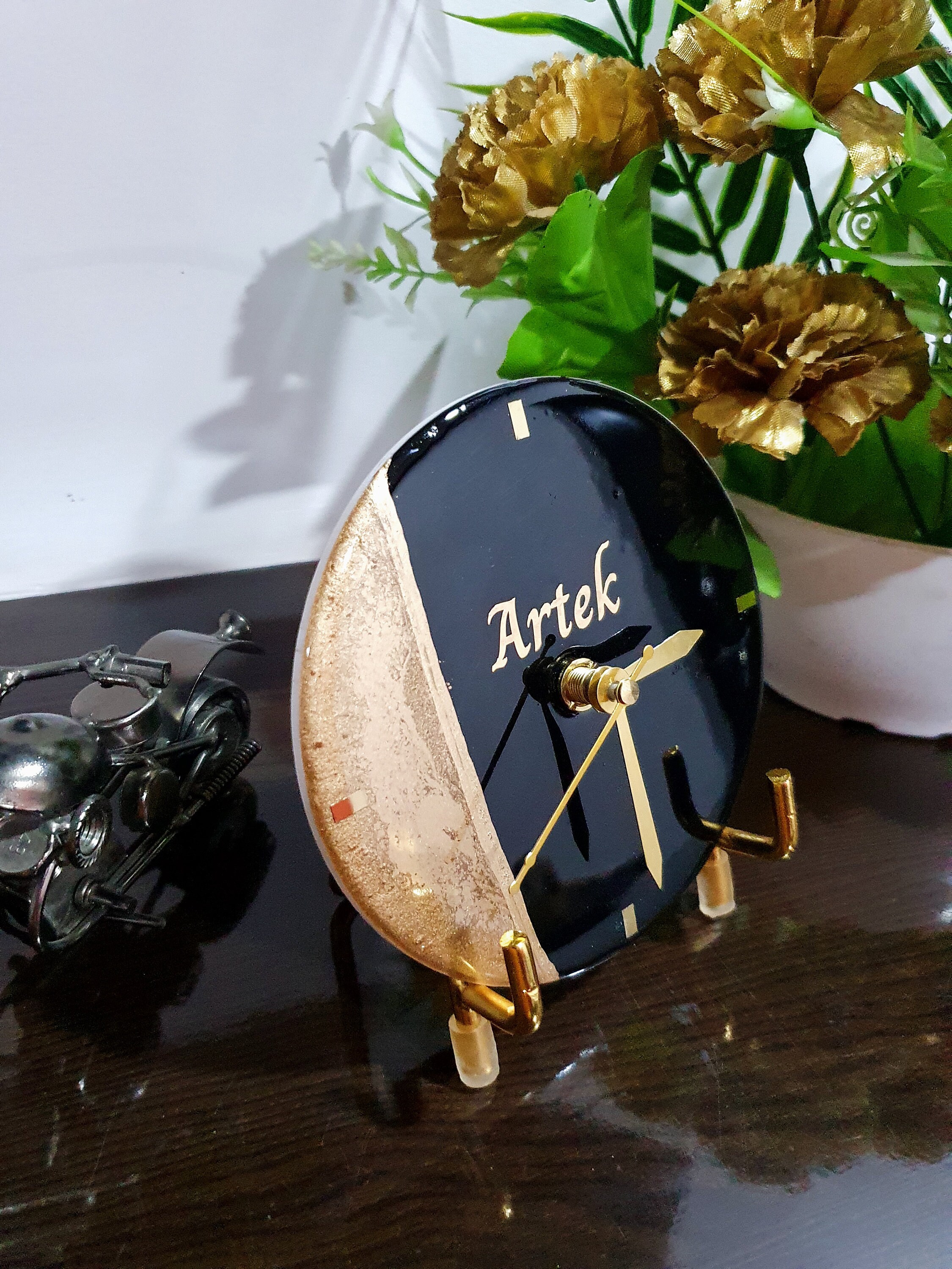 Handmade Epoxy Resin Unique Clock With Metal Stand Desk - Etsy