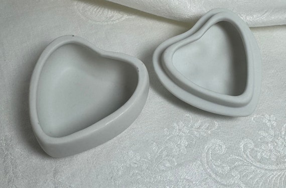 Porcelain Floral Heart Shaped Trinket Box - Gem