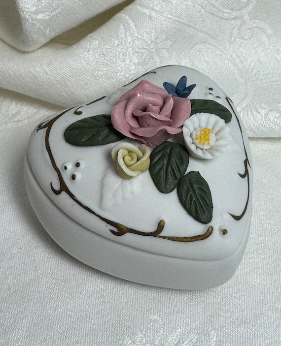 Porcelain Floral Heart Shaped Trinket Box - Gem