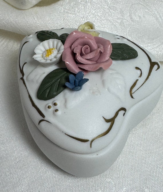 Porcelain Floral Heart Shaped Trinket Box - Gem